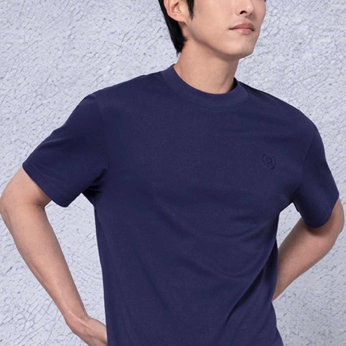 Men's Slim Fit Liquid Touch Smart Collar Tee - Blue | Giordano UAE
